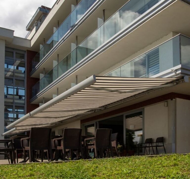 Terasinės markizės - lauko markizės su kasete | Lauresta